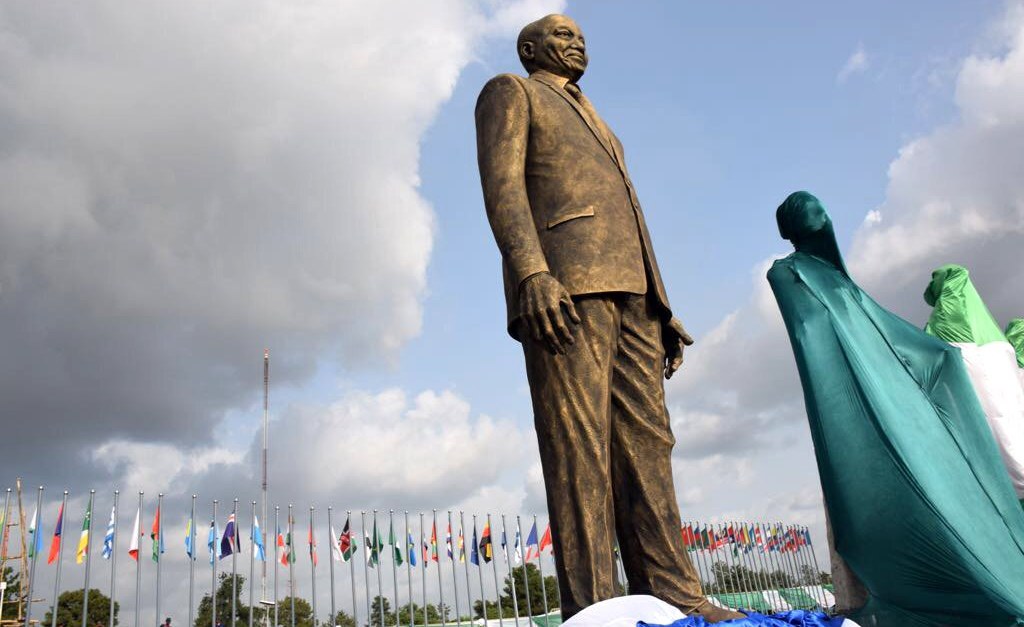 Nigeria Honours South African President Zuma with Giant Statue ...